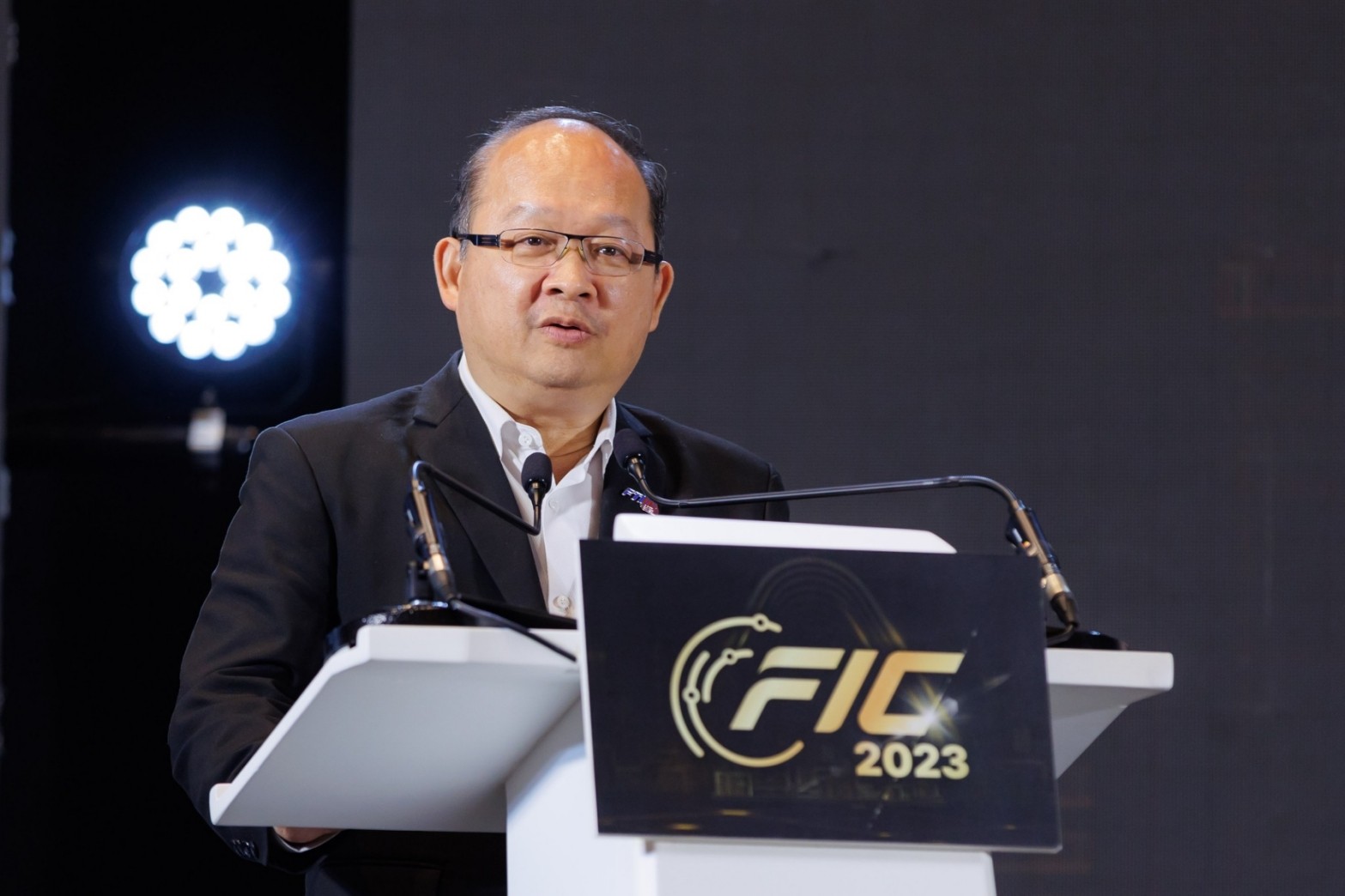 นายกฯ พบปะ นักลงทุนไทย-ต่างชาติ ในงาน FIC 2023 - YUTTHASART ONLINE